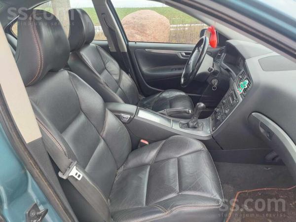 Volvo S60 2007 in Ludza, with an engine capacity of 2.40 L and mileage of 0 thousand km for 1400 €, photo 4 on AUTOMOTO.COM.LV