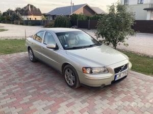 Volvo S60 2007 Rīga, ar dzinēja tilpumu 2.40 L un nobraukumu 265 tūkst. km par 2500 €, foto 1 vietnē AUTOMOTO.COM.LV