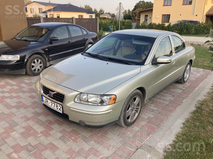 Volvo S60 2007 Rīga, ar dzinēja tilpumu 2.40 L un nobraukumu 265 tūkst. km par 2500 €, foto 2 vietnē AUTOMOTO.COM.LV