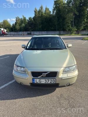 Volvo S60 2007 in Valmiera, with an engine capacity of 2.40 L and mileage of 333 thousand km for 1777 €, photo 2 on AUTOMOTO.COM.LV