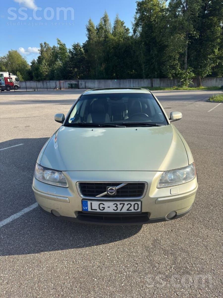 Volvo S60 2007 in Valmiera, with an engine capacity of 2.40 L and mileage of 333 thousand km for 1777 €, photo 2 on AUTOMOTO.COM.LV