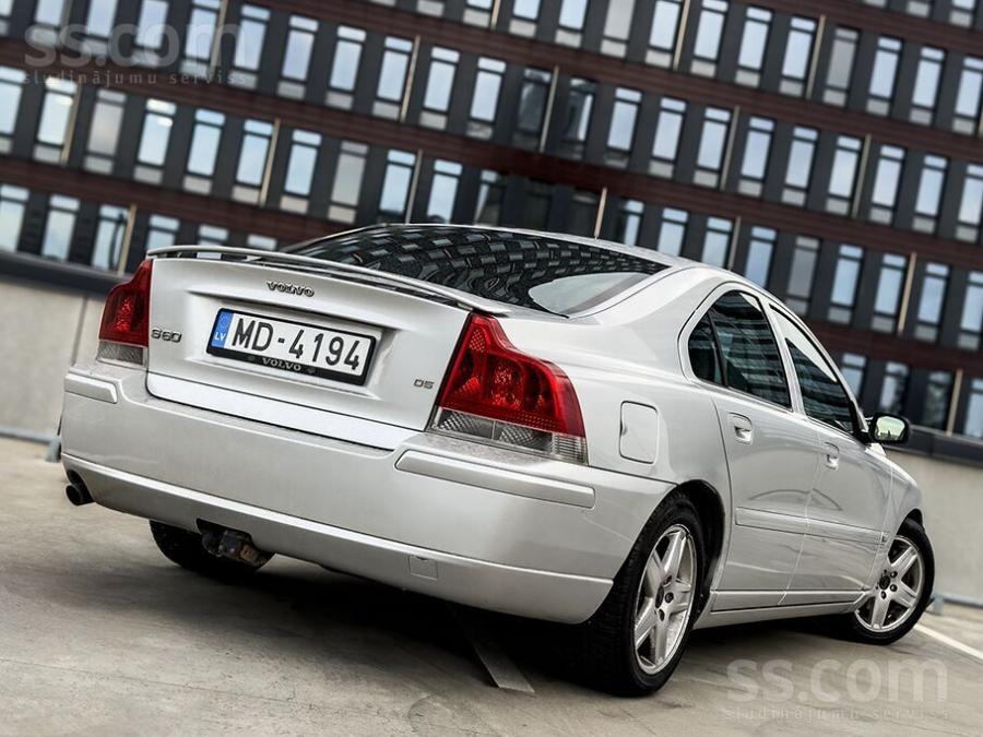 Volvo S60 2007 in Riga, with an engine capacity of 2.40 L and mileage of 358 thousand km for 1190 €, photo 4 on AUTOMOTO.COM.LV