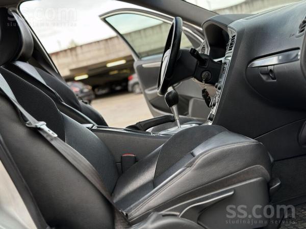 Volvo S60 2007 in Riga, with an engine capacity of 2.40 L and mileage of 358 thousand km for 1190 €, photo 9 on AUTOMOTO.COM.LV