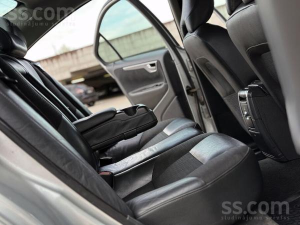 Volvo S60 2007 in Riga, with an engine capacity of 2.40 L and mileage of 358 thousand km for 1190 €, photo 10 on AUTOMOTO.COM.LV