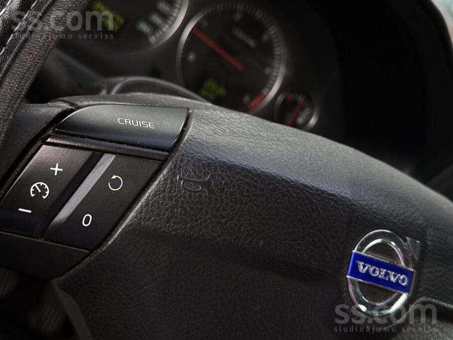 Volvo S60 2007 in Riga, with an engine capacity of 2.40 L and mileage of 358 thousand km for 1190 €, photo 13 on AUTOMOTO.COM.LV