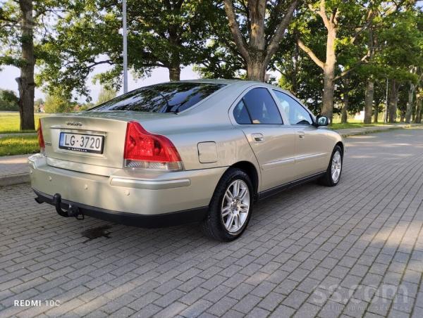 Volvo S60 2007 in Valmiera, with an engine capacity of 2.40 L and mileage of 330 thousand km for 2900 €, photo 4 on AUTOMOTO.COM.LV