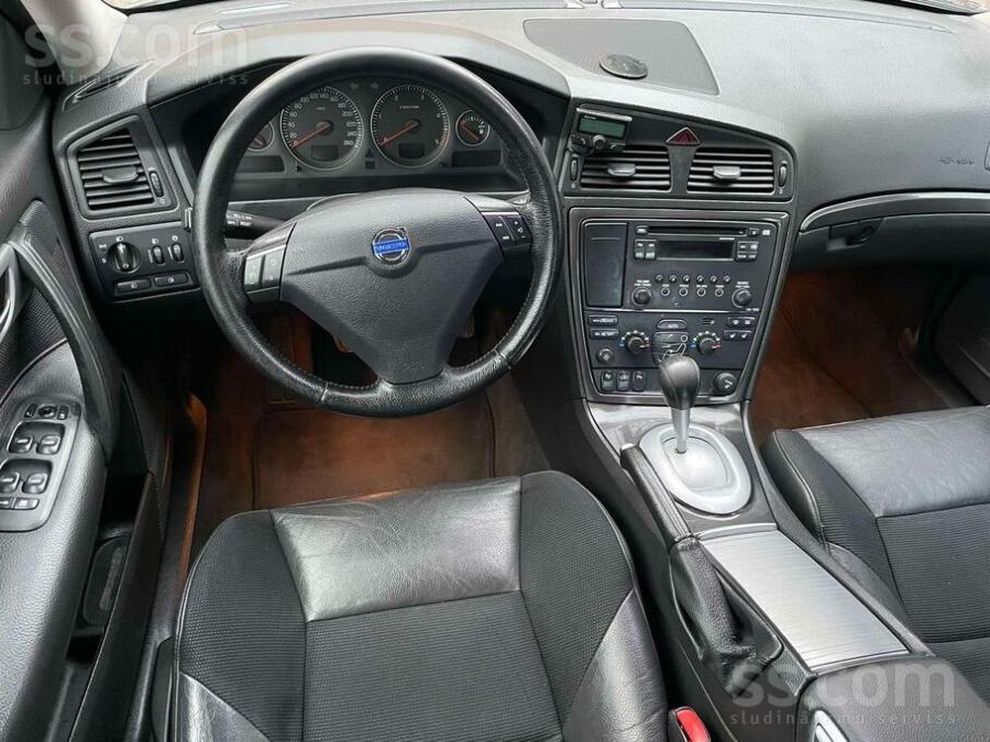 Volvo S60 2007 in Jelgava, with an engine capacity of 2.40 L and mileage of 0 thousand km for 3500 €, photo 5 on AUTOMOTO.COM.LV