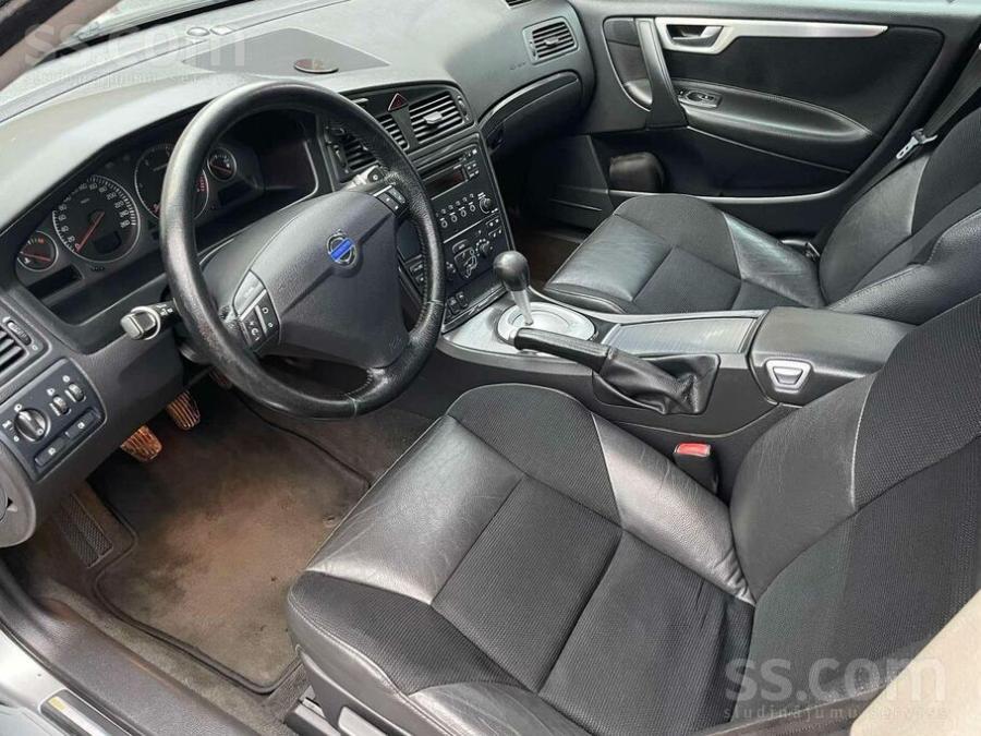 Volvo S60 2007 in Jelgava, with an engine capacity of 2.40 L and mileage of 0 thousand km for 3500 €, photo 6 on AUTOMOTO.COM.LV