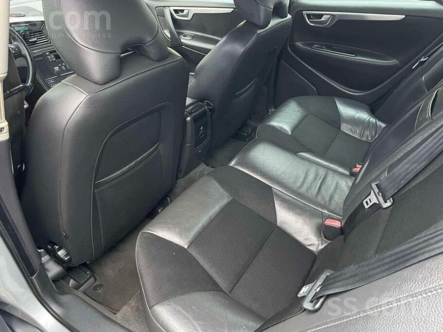 Volvo S60 2007 in Jelgava, with an engine capacity of 2.40 L and mileage of 0 thousand km for 3500 €, photo 12 on AUTOMOTO.COM.LV