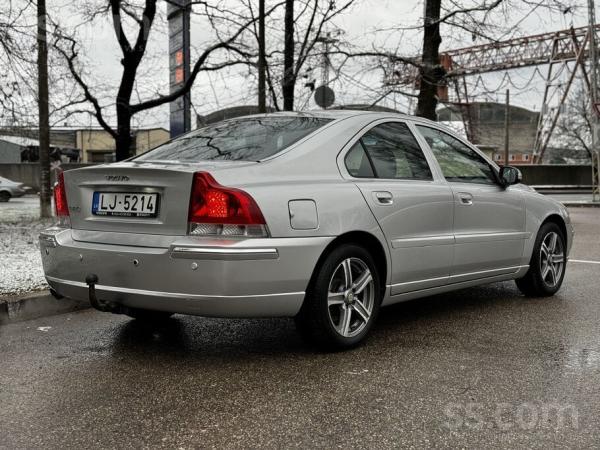 Volvo S60 2007 Jūrmala, ar dzinēja tilpumu 2.40 L un nobraukumu 310 tūkst. km par 4600 €, foto 4 vietnē AUTOMOTO.COM.LV
