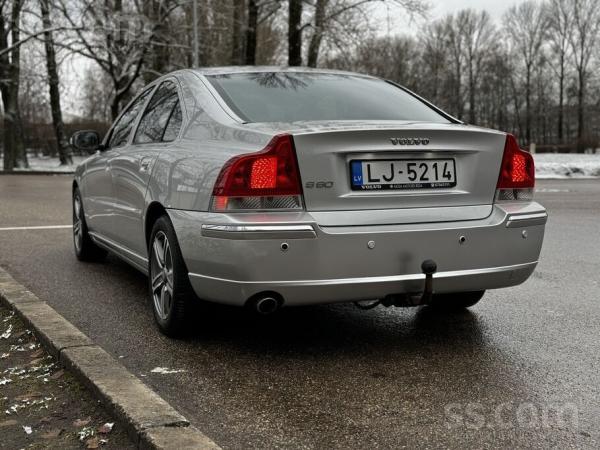 Volvo S60 2007 Jūrmala, ar dzinēja tilpumu 2.40 L un nobraukumu 310 tūkst. km par 4600 €, foto 5 vietnē AUTOMOTO.COM.LV
