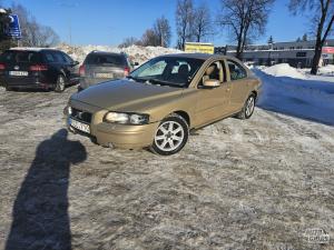 Volvo S60 2007 Gargždai, ar dzinēja tilpumu 2.40 L un nobraukumu 255 tūkst. km par 850 €, foto  vietnē AUTOMOTO.COM.LV