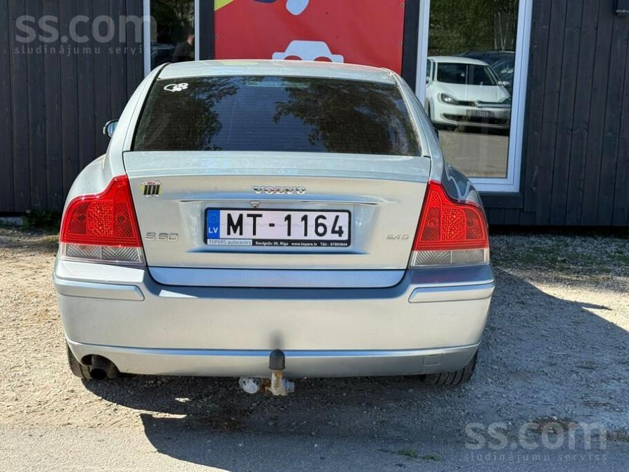 Volvo S60 2007 Rīga, ar dzinēja tilpumu 2.40 L un nobraukumu 270 tūkst. km par 2200 €, foto 5 vietnē AUTOMOTO.COM.LV