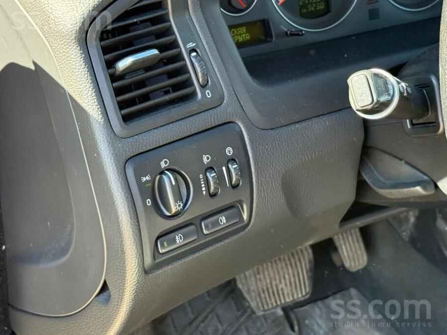 Volvo S60 2007 Rīga, ar dzinēja tilpumu 2.40 L un nobraukumu 270 tūkst. km par 2200 €, foto 10 vietnē AUTOMOTO.COM.LV