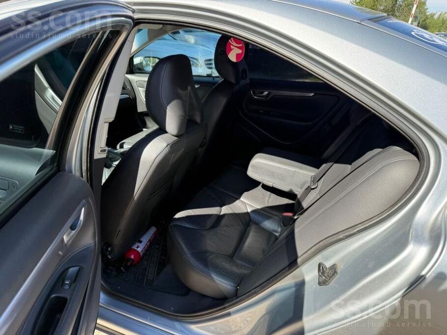 Volvo S60 2007 Rīga, ar dzinēja tilpumu 2.40 L un nobraukumu 270 tūkst. km par 2200 €, foto 13 vietnē AUTOMOTO.COM.LV