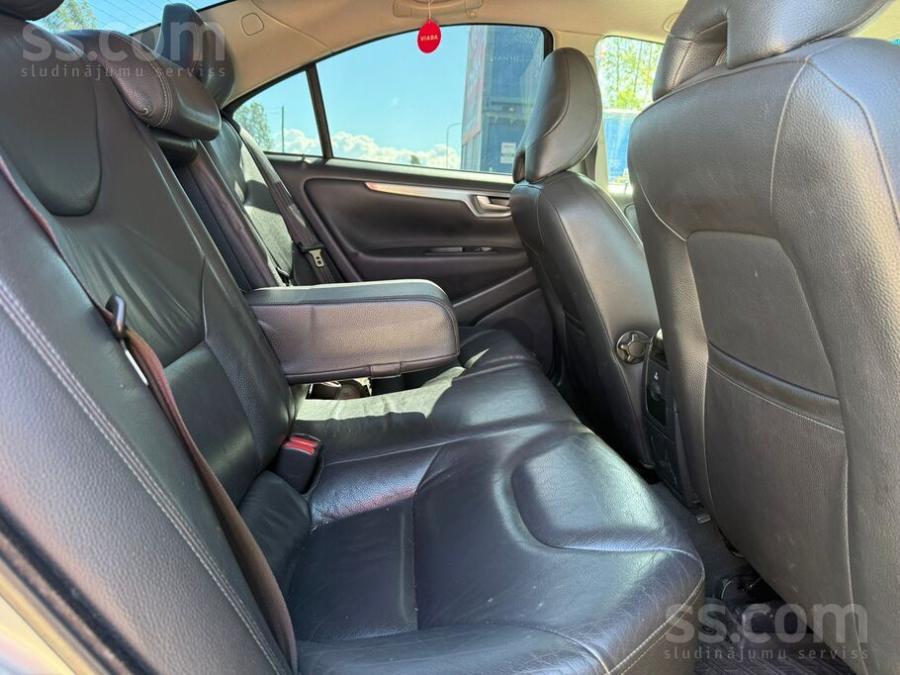 Volvo S60 2007 Rīga, ar dzinēja tilpumu 2.40 L un nobraukumu 270 tūkst. km par 2200 €, foto 16 vietnē AUTOMOTO.COM.LV