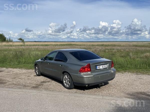 Volvo S60 2007 Tukums, ar dzinēja tilpumu 2.40 L un nobraukumu 330 tūkst. km par 3450 €, foto 4 vietnē AUTOMOTO.COM.LV