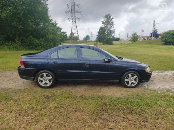 Volvo S60 2007 Viļņa, ar dzinēja tilpumu 2.40 L un nobraukumu 342 tūkst. km par 800 €, foto 4 vietnē AUTOMOTO.COM.LV