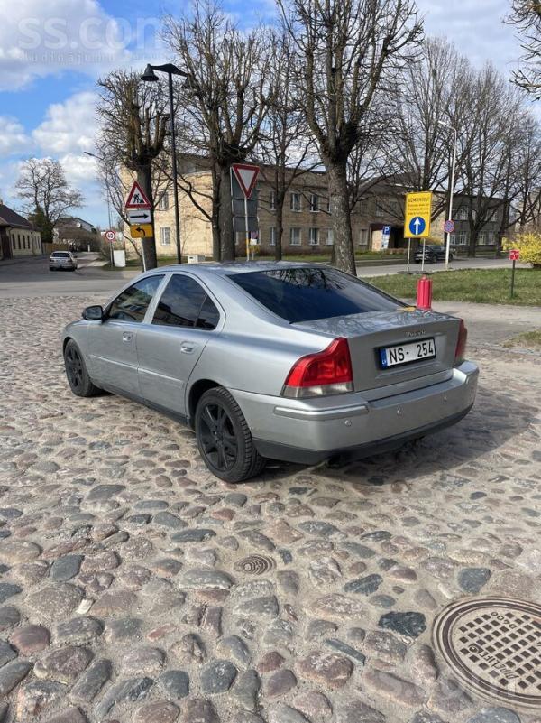 Volvo S60 2007 in Jelgava, with an engine capacity of 2.40 L and mileage of 314 thousand km for 2750 €, photo 3 on AUTOMOTO.COM.LV