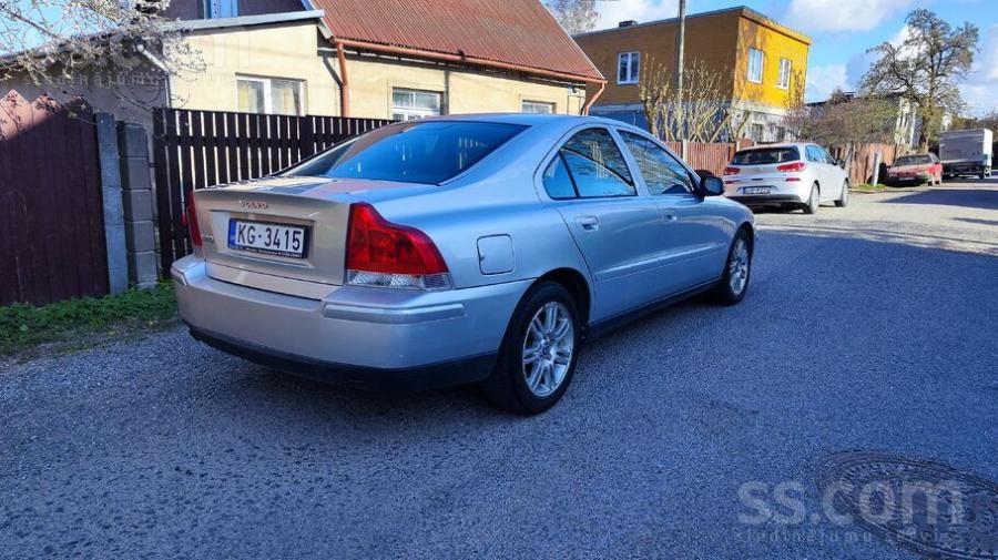 Volvo S60 2007 Rīga, ar dzinēja tilpumu 2.40 L un nobraukumu 323 tūkst. km par 700 €, foto 6 vietnē AUTOMOTO.COM.LV
