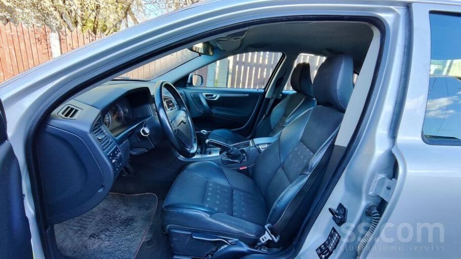 Volvo S60 2007 Rīga, ar dzinēja tilpumu 2.40 L un nobraukumu 323 tūkst. km par 700 €, foto 10 vietnē AUTOMOTO.COM.LV