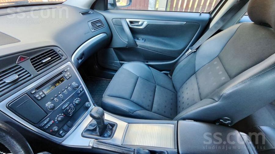 Volvo S60 2007 Rīga, ar dzinēja tilpumu 2.40 L un nobraukumu 323 tūkst. km par 700 €, foto 16 vietnē AUTOMOTO.COM.LV