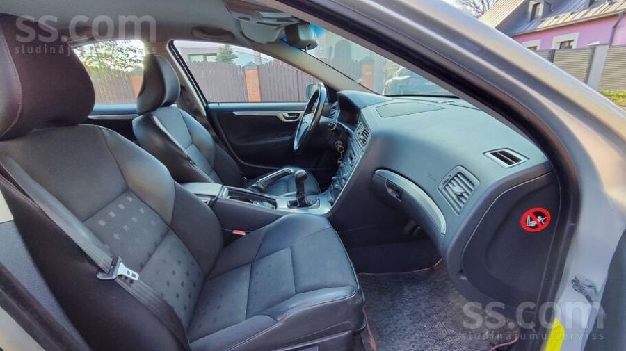 Volvo S60 2007 Rīga, ar dzinēja tilpumu 2.40 L un nobraukumu 323 tūkst. km par 700 €, foto 17 vietnē AUTOMOTO.COM.LV