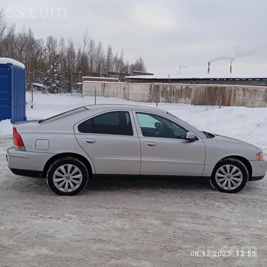 Volvo S60 2007 Jūrmala, ar dzinēja tilpumu 2.40 L un nobraukumu 370 tūkst. km par 2150 €, foto 5 vietnē AUTOMOTO.COM.LV