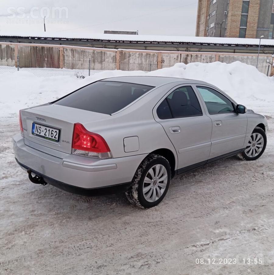 Volvo S60 2007 Jūrmala, ar dzinēja tilpumu 2.40 L un nobraukumu 370 tūkst. km par 2150 €, foto 6 vietnē AUTOMOTO.COM.LV