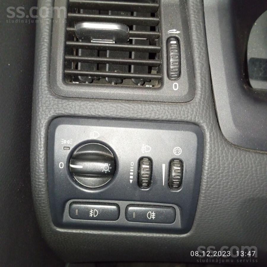 Volvo S60 2007 Jūrmala, ar dzinēja tilpumu 2.40 L un nobraukumu 370 tūkst. km par 2150 €, foto 12 vietnē AUTOMOTO.COM.LV