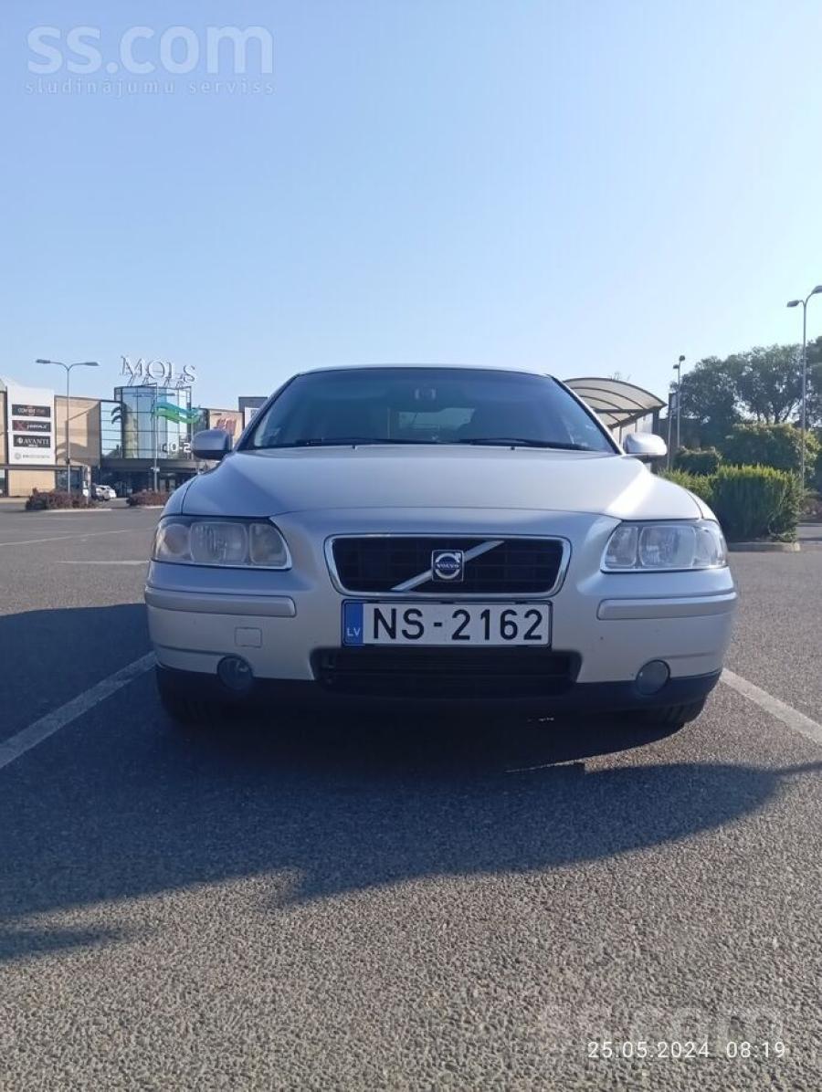 Volvo S60 2007 Jūrmala, ar dzinēja tilpumu 2.40 L un nobraukumu 370 tūkst. km par 2150 €, foto 18 vietnē AUTOMOTO.COM.LV