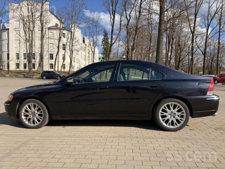 Вольво С60 2007 в Рига, объемом двигателя 2.40 л и пробегом 281 тыс. км за 3300 €, фото 4 на AUTOMOTO.COM.LV