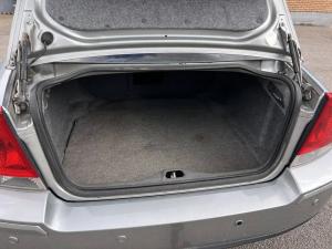 Volvo S60 2007 in Riga, with an engine capacity of 2.40 L and mileage of 385 thousand km for 950 €, photo 8 on AUTOMOTO.COM.LV