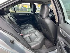 Volvo S60 2007 in Riga, with an engine capacity of 2.40 L and mileage of 385 thousand km for 950 €, photo 12 on AUTOMOTO.COM.LV