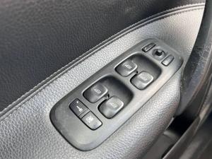 Volvo S60 2007 in Riga, with an engine capacity of 2.40 L and mileage of 385 thousand km for 950 €, photo 23 on AUTOMOTO.COM.LV