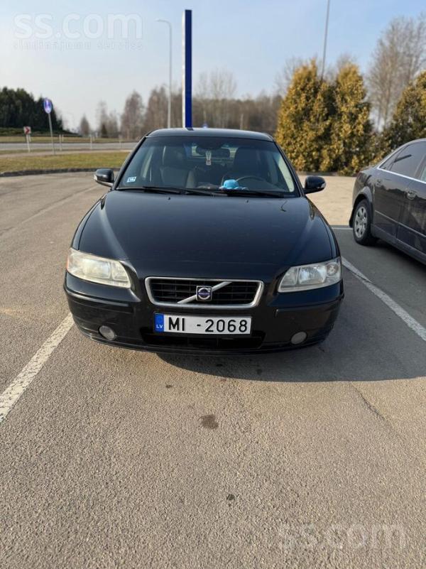 Volvo S60 2007 in Aizkraukle, with an engine capacity of 2.40 L and mileage of 290 thousand km for 1300 €, photo 3 on AUTOMOTO.COM.LV
