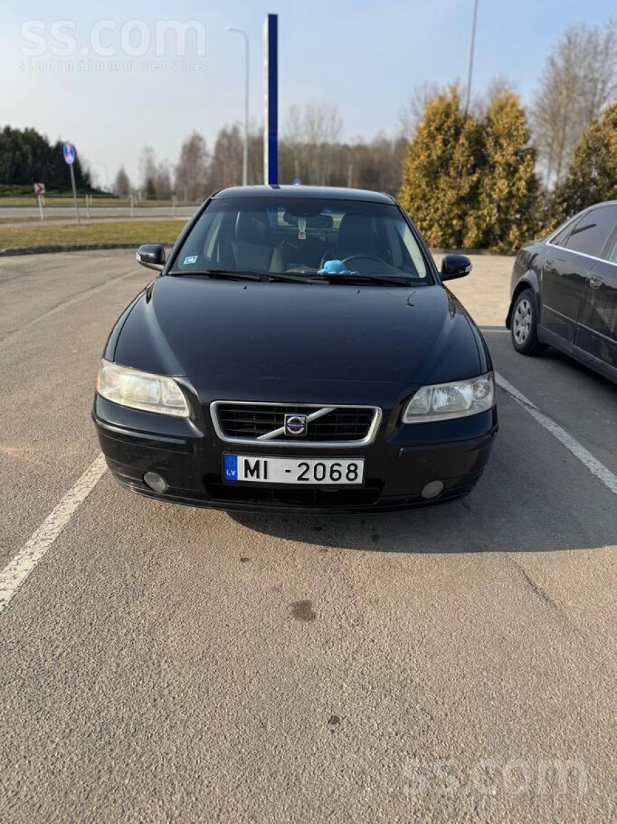 Volvo S60 2007 in Aizkraukle, with an engine capacity of 2.40 L and mileage of 290 thousand km for 1300 €, photo 4 on AUTOMOTO.COM.LV