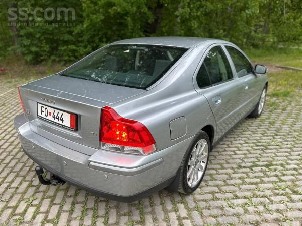 Volvo S60 2008 in Riga, with an engine capacity of 2.40 L and mileage of 286 thousand km for 3995 €, photo 6 on AUTOMOTO.COM.LV