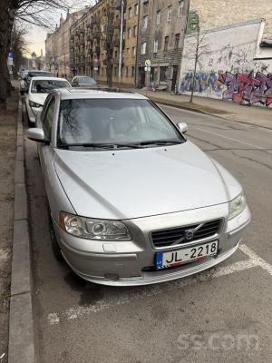 Volvo S60 2008 Rīga, ar dzinēja tilpumu 2.40 L un nobraukumu 374 tūkst. km par 2100 €, foto 10 vietnē AUTOMOTO.COM.LV