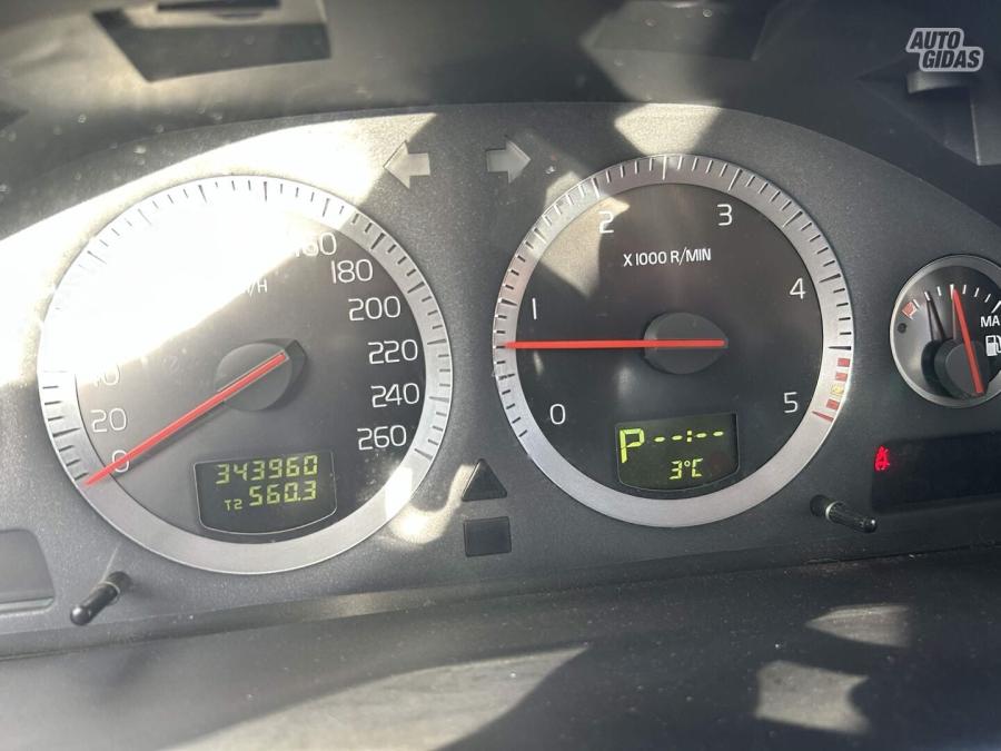 Volvo S60 2008 in Klaipeda, with an engine capacity of 2.40 L and mileage of 343 thousand km for 2200 €, photo 7 on AUTOMOTO.COM.LV