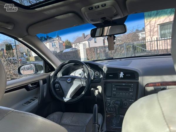 Volvo S60 2008 in Klaipeda, with an engine capacity of 2.40 L and mileage of 343 thousand km for 2200 €, photo 1 on AUTOMOTO.COM.LV