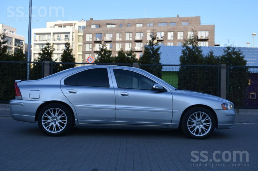 Volvo S60 2008 Rīga, ar dzinēja tilpumu 2.40 L un nobraukumu 413 tūkst. km par 3000 €, foto 3 vietnē AUTOMOTO.COM.LV