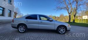 Volvo S60 2008 Dobele, ar dzinēja tilpumu 2.40 L un nobraukumu 281 tūkst. km par 2350 €, foto 4 vietnē AUTOMOTO.COM.LV