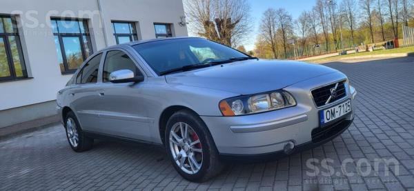 Volvo S60 2008 in Dobele, with an engine capacity of 2.40 L and mileage of 281 thousand km for 2350 €, photo 4 on AUTOMOTO.COM.LV