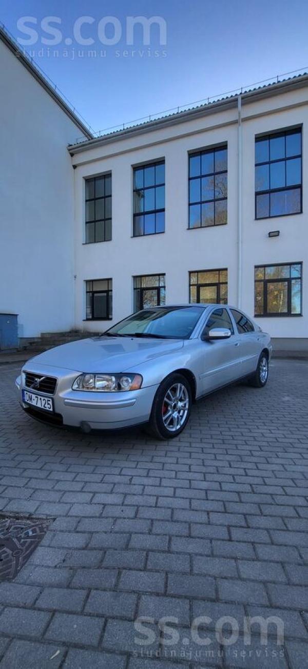 Volvo S60 2008 in Dobele, with an engine capacity of 2.40 L and mileage of 281 thousand km for 2350 €, photo 6 on AUTOMOTO.COM.LV