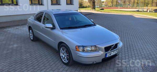 Volvo S60 2008 in Dobele, with an engine capacity of 2.40 L and mileage of 281 thousand km for 2350 €, photo 9 on AUTOMOTO.COM.LV