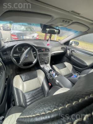 Volvo S60 2008 Rīga, ar dzinēja tilpumu 2.40 L un nobraukumu 356 tūkst. km par 1950 €, foto 8 vietnē AUTOMOTO.COM.LV
