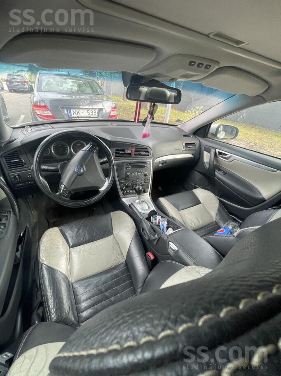 Volvo S60 2008 Rīga, ar dzinēja tilpumu 2.40 L un nobraukumu 356 tūkst. km par 1950 €, foto 8 vietnē AUTOMOTO.COM.LV