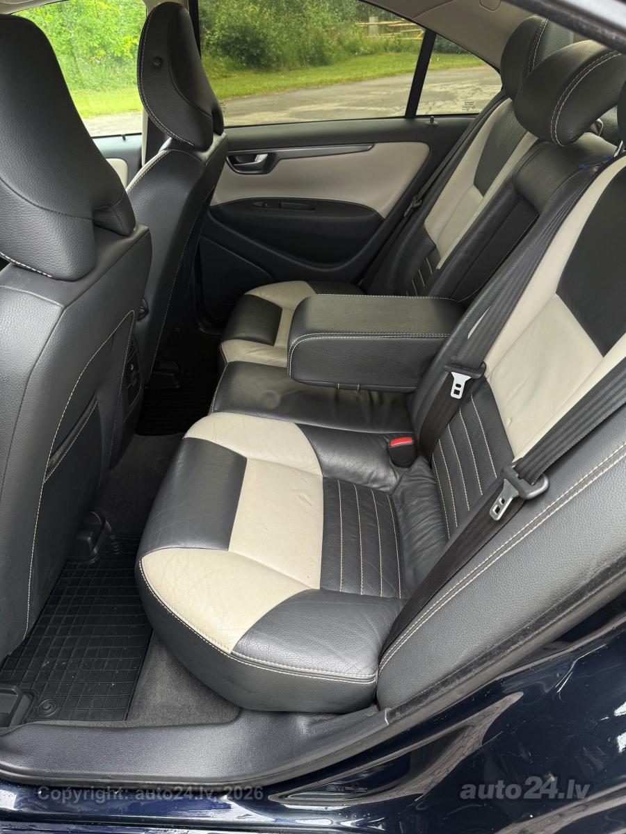 Volvo S60 2008 in Tallinn, with an engine capacity of 2.40 L and mileage of 320 thousand km for 2799 €, photo 12 on AUTOMOTO.COM.LV