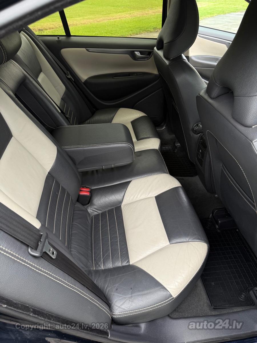 Volvo S60 2008 in Tallinn, with an engine capacity of 2.40 L and mileage of 320 thousand km for 2799 €, photo 13 on AUTOMOTO.COM.LV